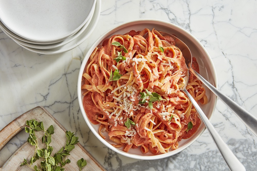 Spicy Creamy Tomato Pasta | Breakstone's